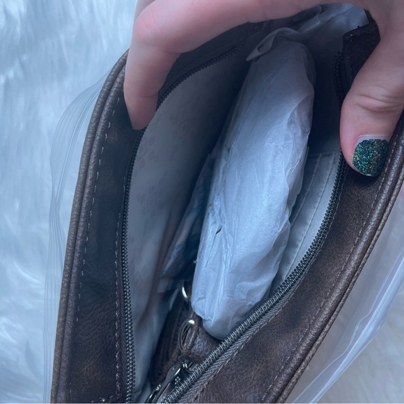 thirty-one | Bags | Thirtyone Chestnut Distressed Pebble Half Moon ...